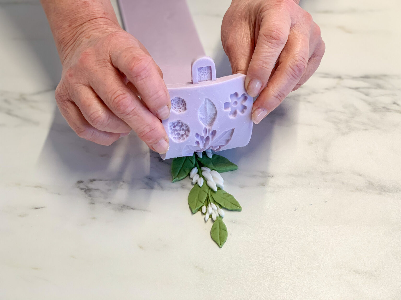 What’s the Best Paste to Use in Moulds – Fondant, Modelling Paste, or ...