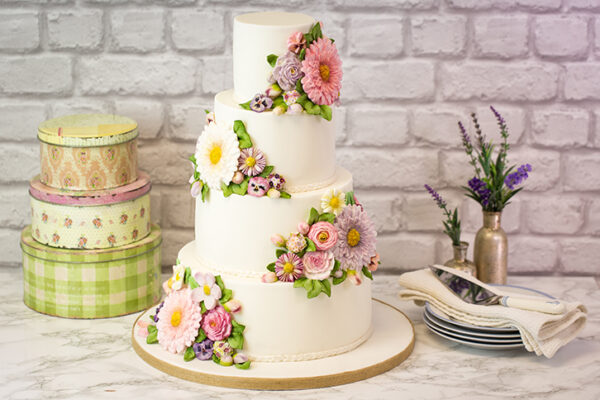 How to Stack Tiered Cakes Without Them Sinking – Karen Davies Cakes